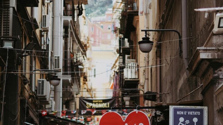 10 Sneaky Tourist Scams In Napoli, Italy (And How To Avoid Them) - The ...